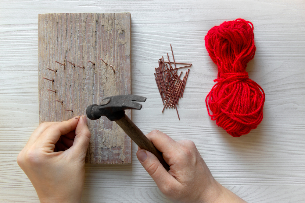 DIY : fabriquer un coeur en fil rouge